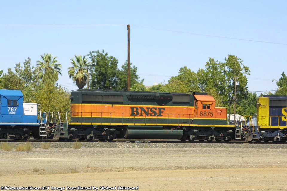 BNSF 6875
